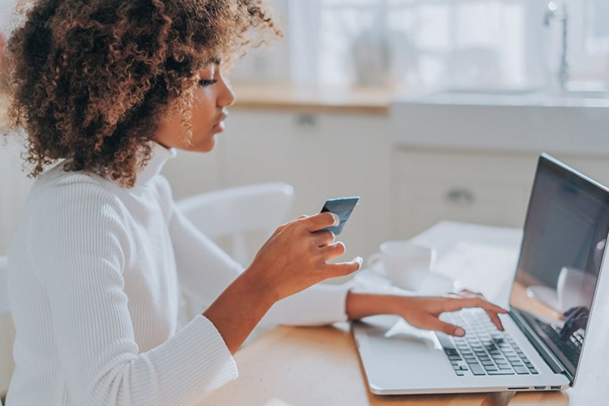 Como funciona a transferência internacional? | Blog Comparabem